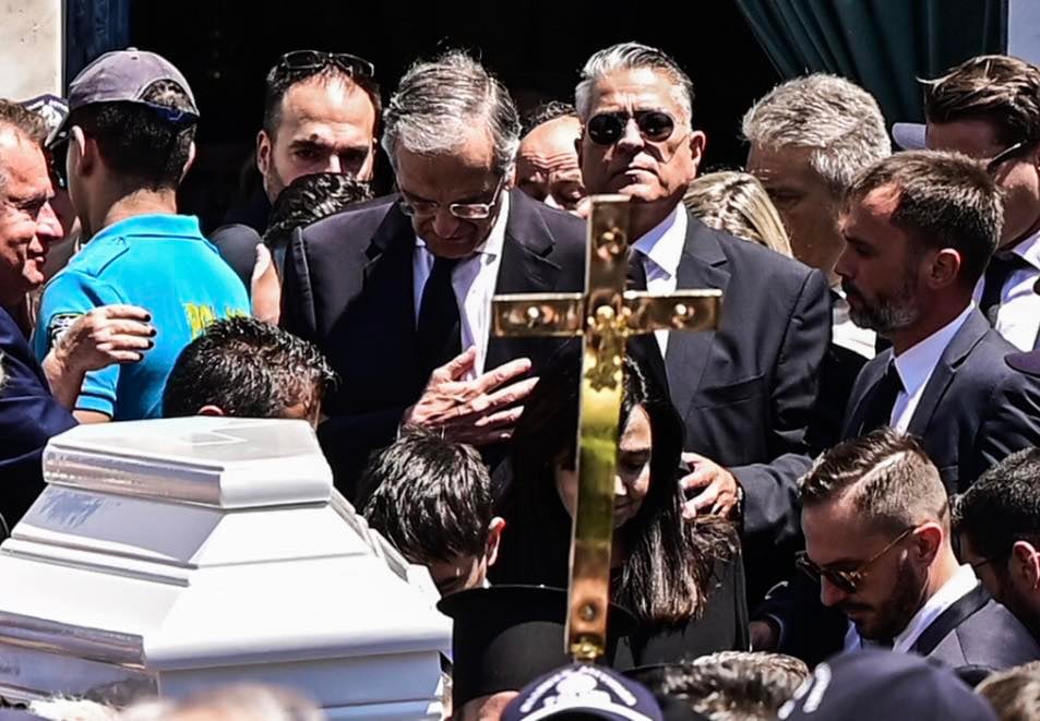 Πώς ο πρώην Πρωθυπουργός Αντώνης Σαμαράς, έδωσε μέ τήν στάση του σέ ...