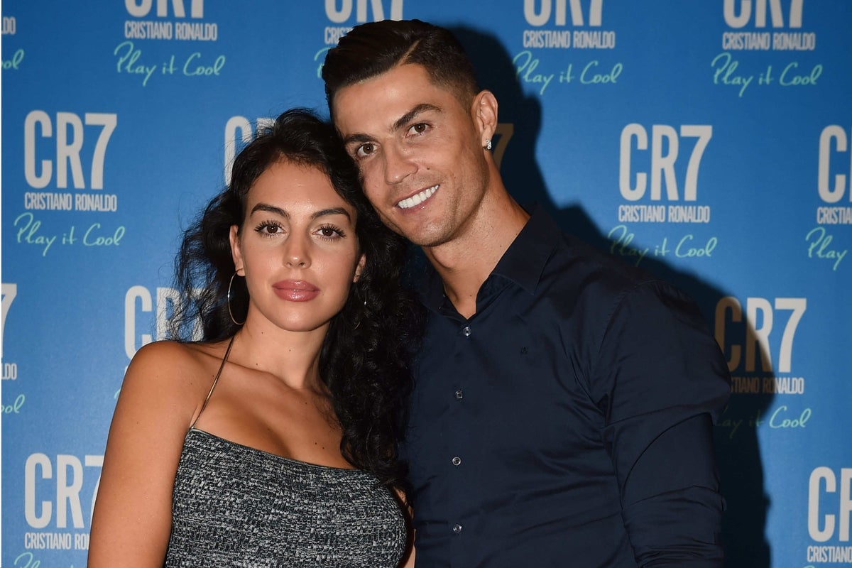 Cristiano Ronaldo and Georgina Rodríguez reveal engagement with giant ...
