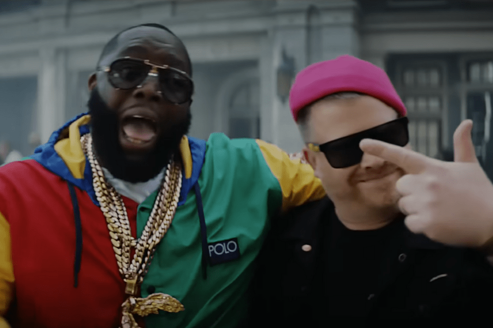 Run the Jewels, DJ Premier, and Greg Nice Set Fire to a Pile of Cash in ...