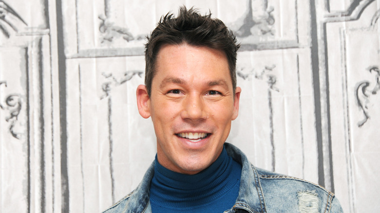 HGTV's David Bromstad Has A Simple Curtain Tip To Give Any Room A ...