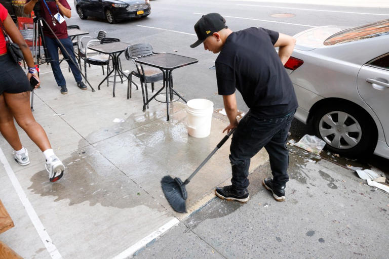 Two New Yorkers slashed by strangers in pair of terrifying incidents ...