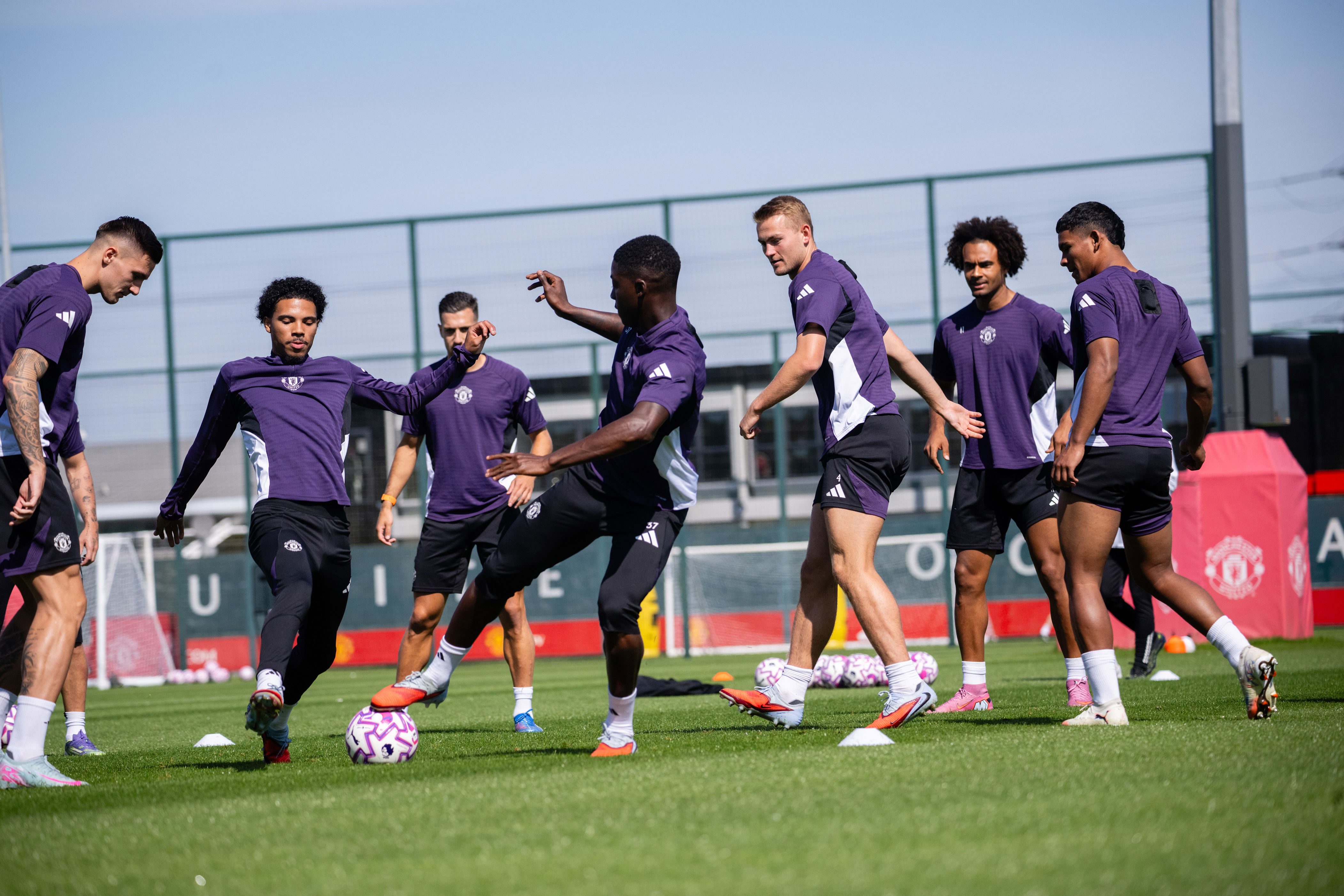 Manchester United have five positions up for grabs in Arsenal starting ...