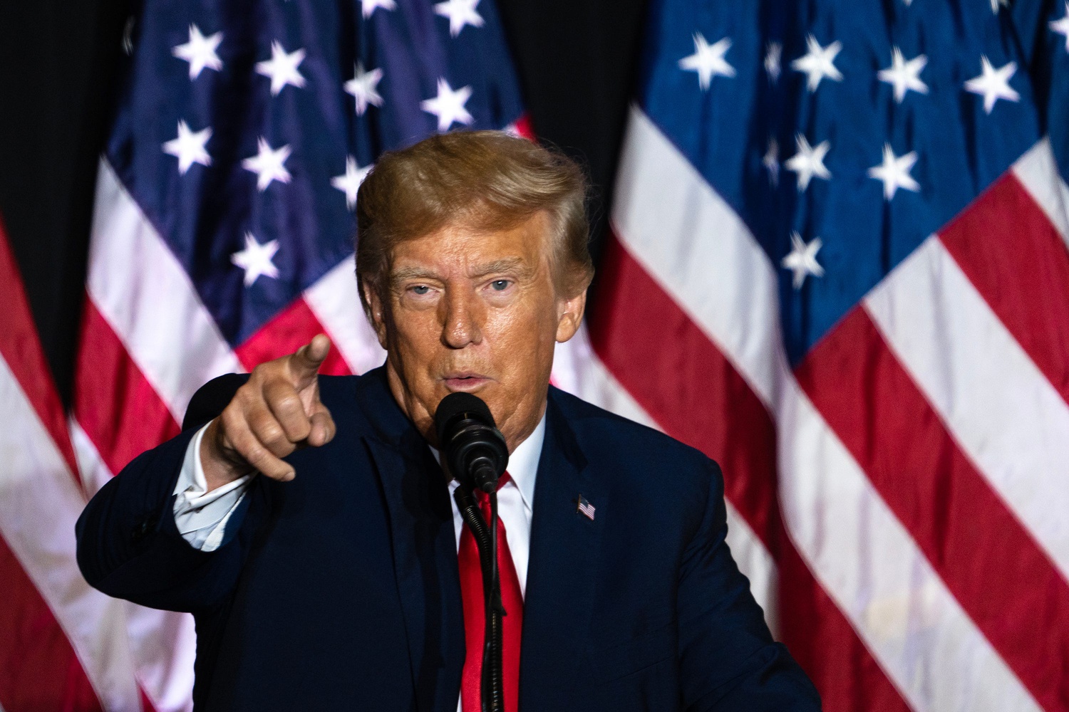 Trump targets JPMorgan and Bank of America with new order