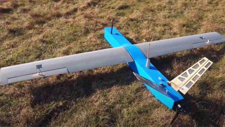 Ukraine reveals interceptor drone with rifle and automatic fire against ...