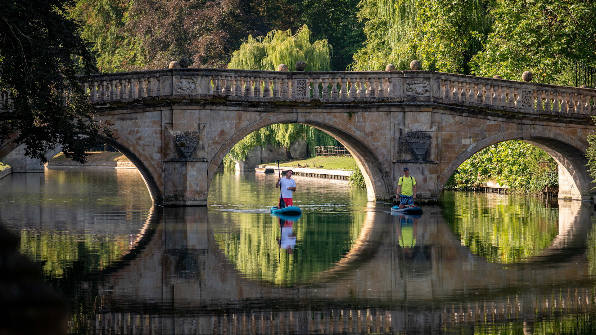 Brits flock outdoors as temperatures hit 29°C in parts of England