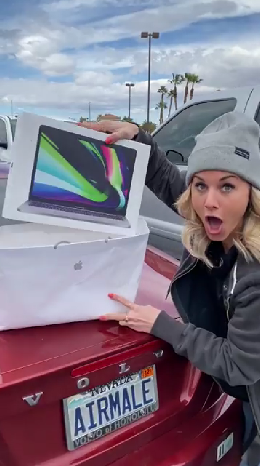 Rigged Laptop Theft — Watch Him Get Caught