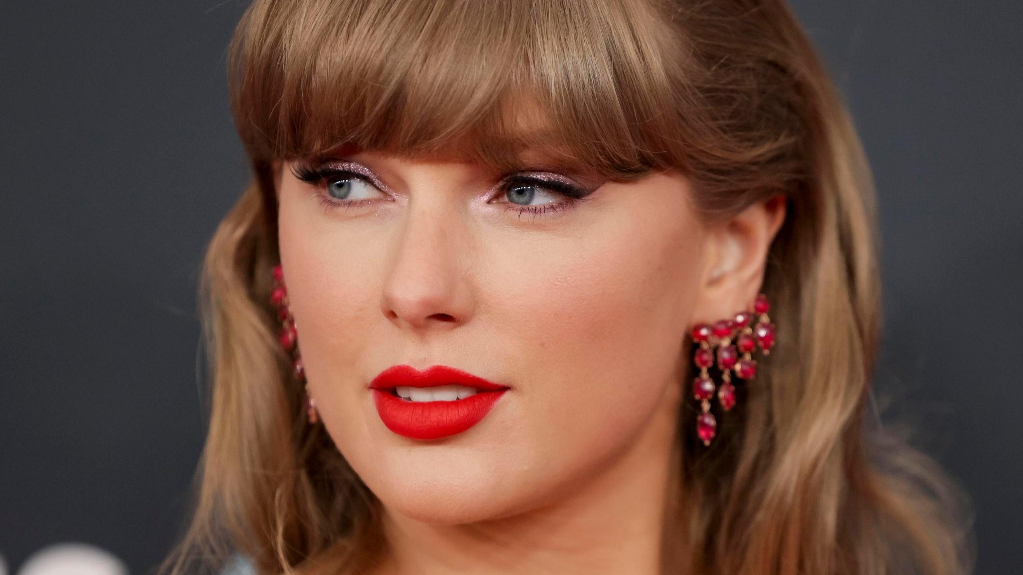 Taylor Swift la regina dei record: "Showgirl"' vende 2,7 milioni di ...