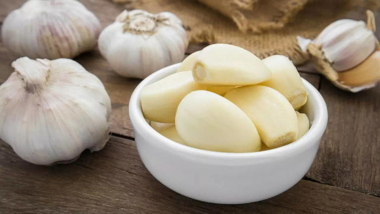 Who should not eat garlic? Understanding side effects and health risks ...
