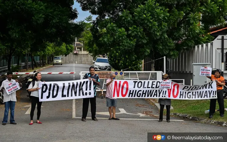 Residents say still waiting for PJD Link documents