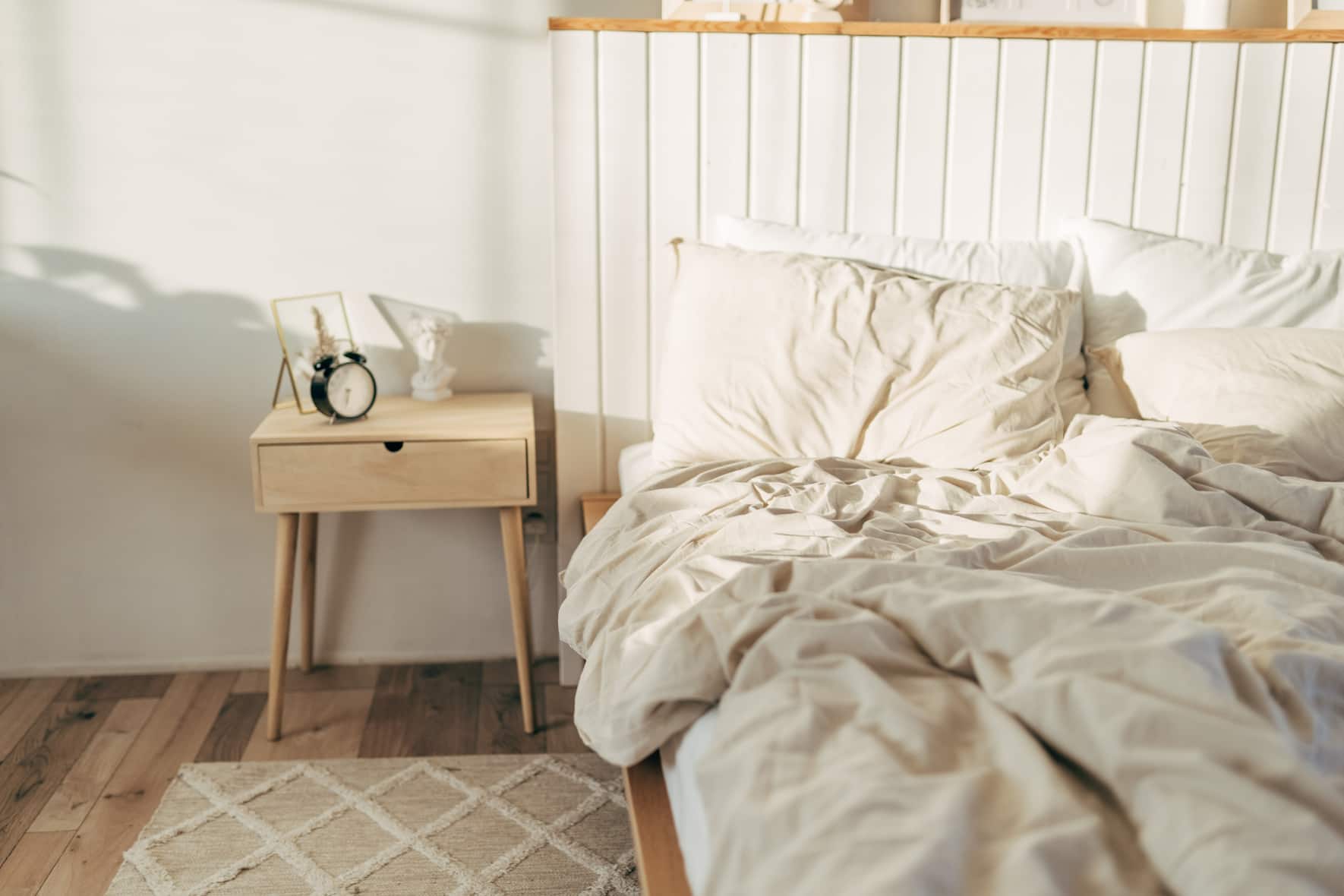 5 Dinge, die unter dem Bett nichts verloren haben