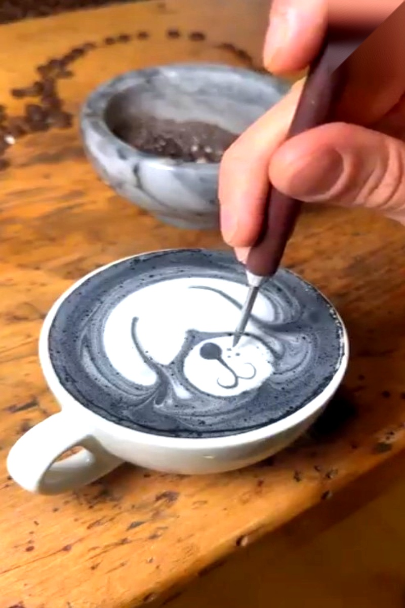 Panda Latte Art en café anthracite