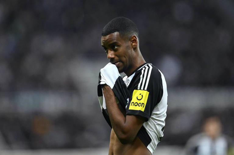 'Poor' Alexander Isak faces Newcastle 'punishment' as Liverpool target ...