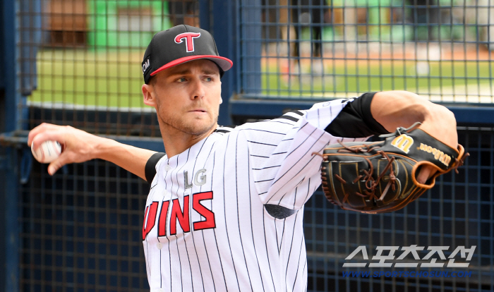 Throbbing LG Tolhurst, I don't need the middle → You have to be strong ...