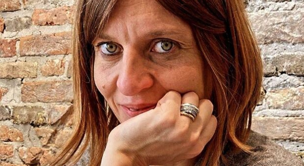 Eleonora Bellati si accascia a terra e muore sotto gli occhi del figlio ...