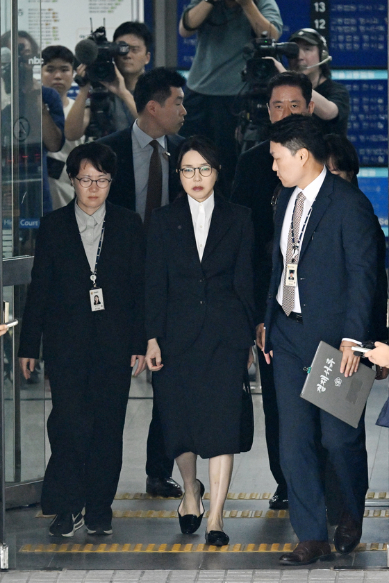 Ex-first lady Kim Keon Hee's detention hearing concludes after just ...