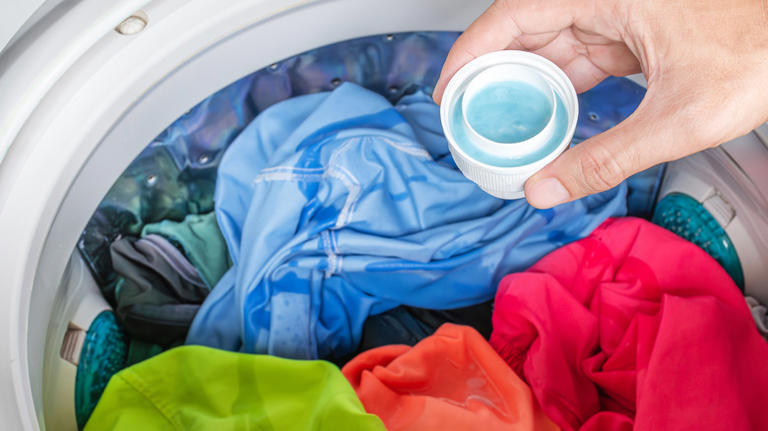 The Vinegar Hack To Quickly Remove Detergent Stains Out Of Laundry