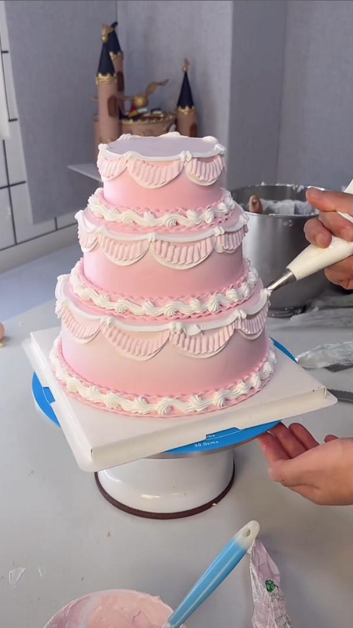 How to Make the Perfect Sponge Cake from Scratch