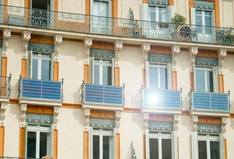 Can’t put solar panels on your roof? Plug-in ‘balcony solar’ may be for ...