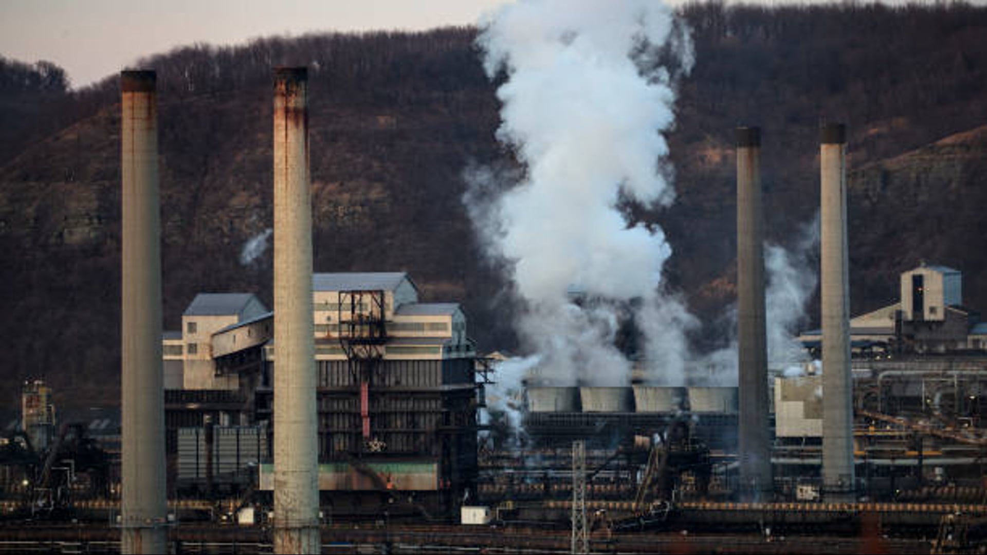 2 Dead & 10 Injured In Pennsylvania Steel Plant Explosion