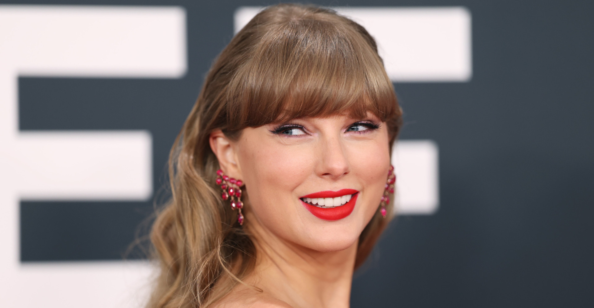 Taylor Swift announces new album: 'The Life of a Showgirl'