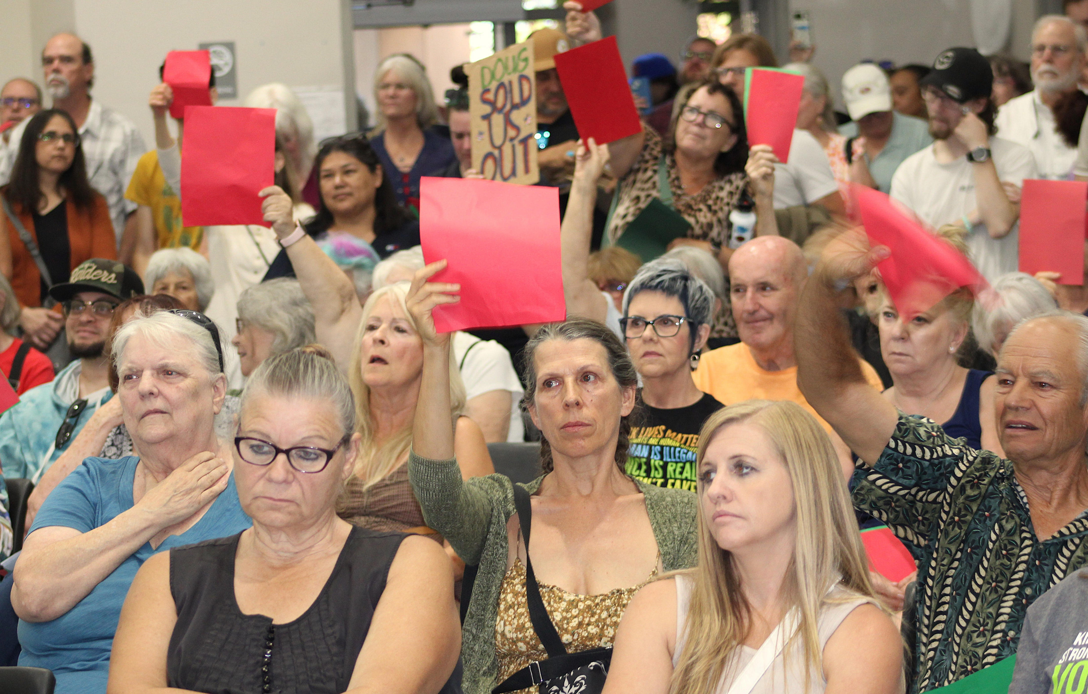 Doug LaMalfa faces hostile crowd at town hall meeting in his own ...