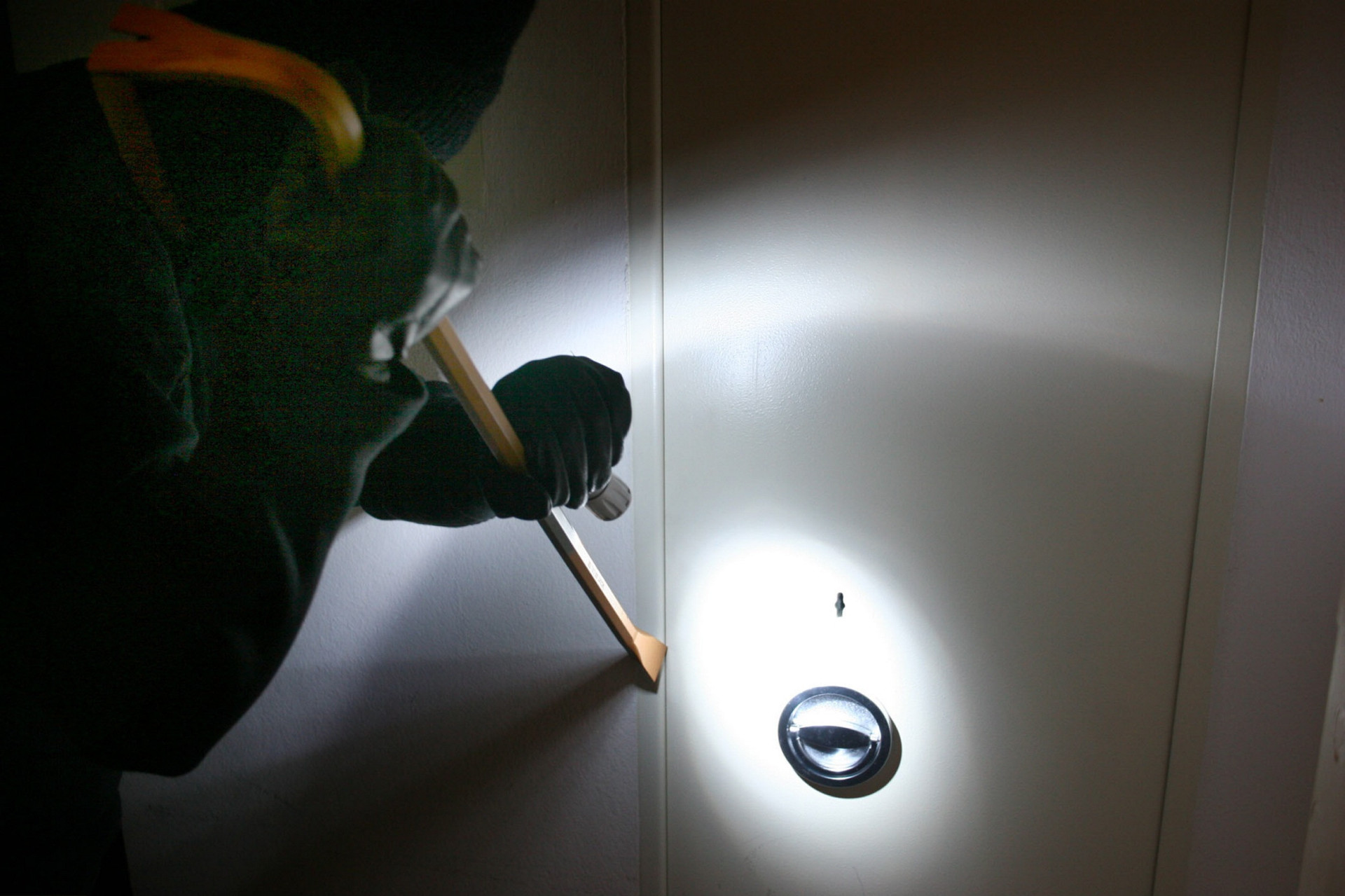How to protect your home from burglaries