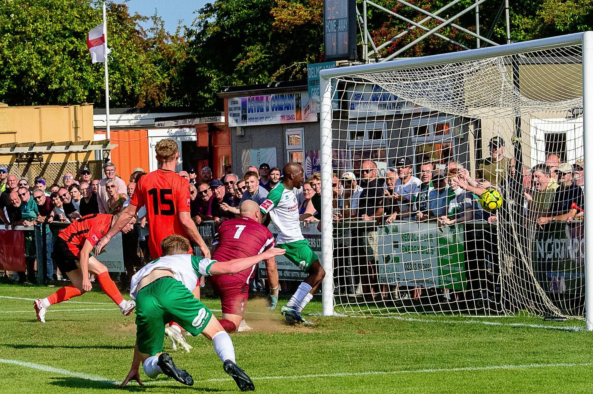 Defender added to Bognor Regis Town squad ahead of visit to ...