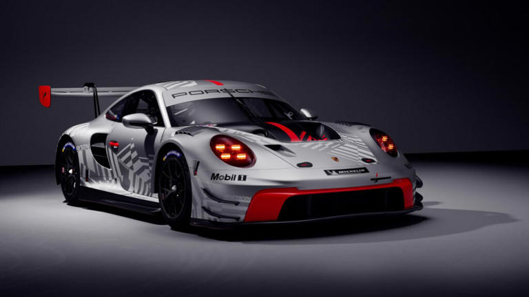 Porsche 2026 ‘evo’-spec 911 GT3 R makes sim racing debut in Rennsport
