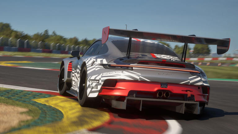 Porsche 2026 ‘evo’-spec 911 GT3 R makes sim racing debut in Rennsport