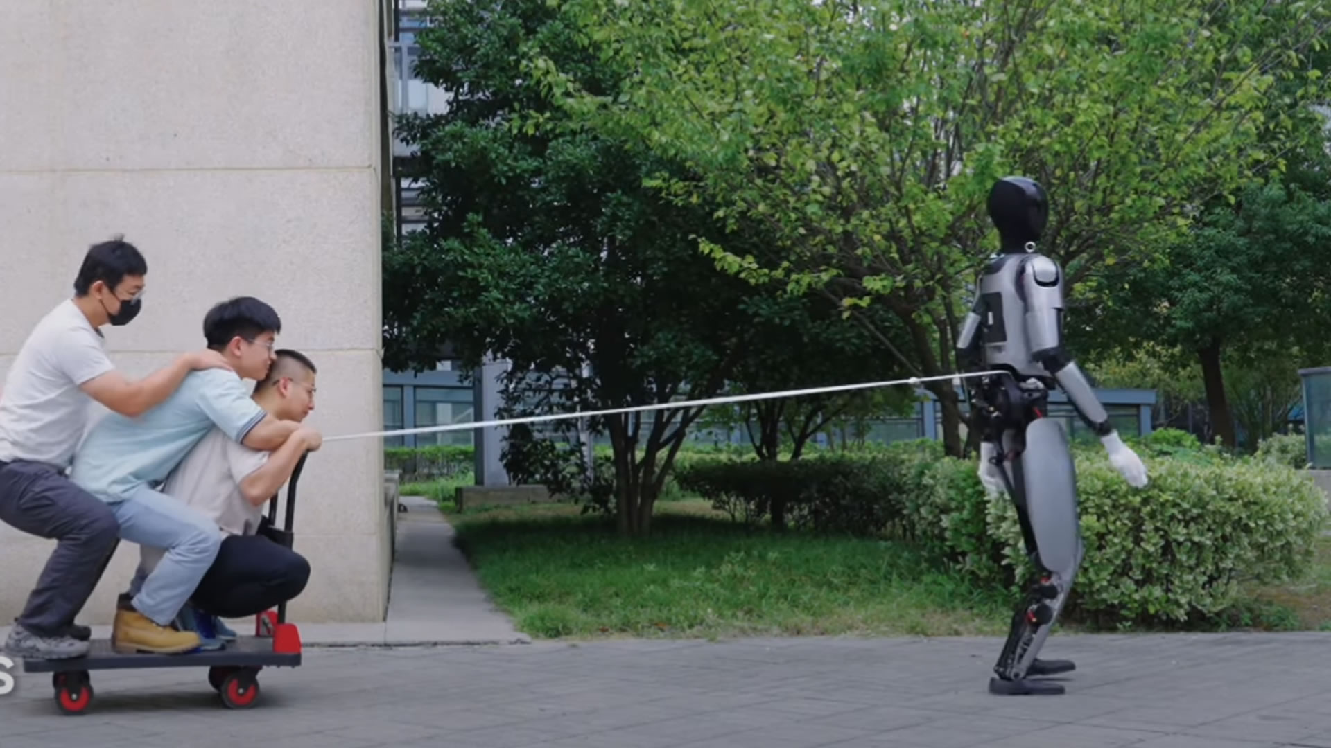 Watch: China’s MagicBot humanoid robot pulls 551 pounds with ease