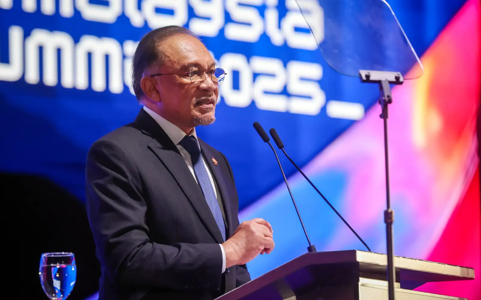 Anwar launches Malaysia’s first multimodal AI model