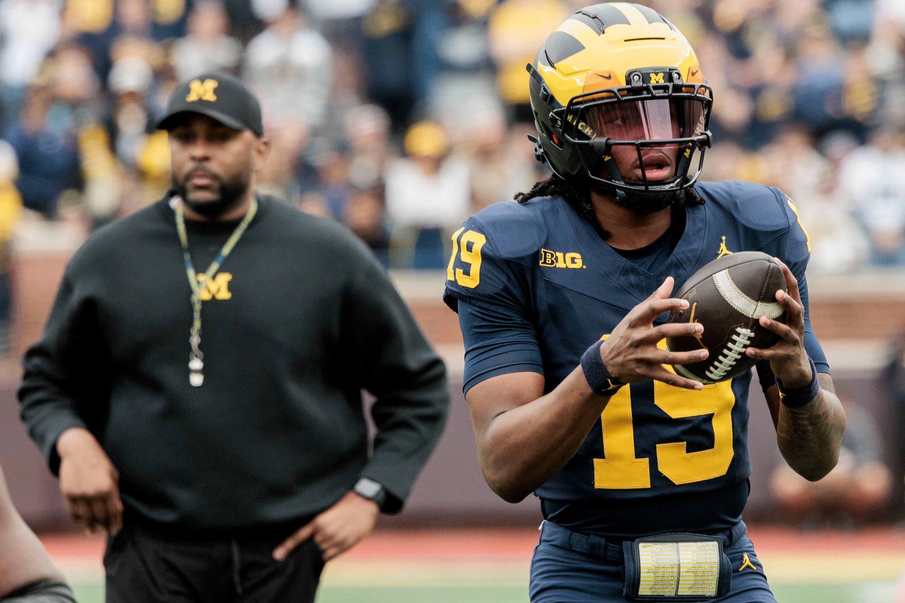 There’s a clear frontrunner for Michigan QB midway through training camp