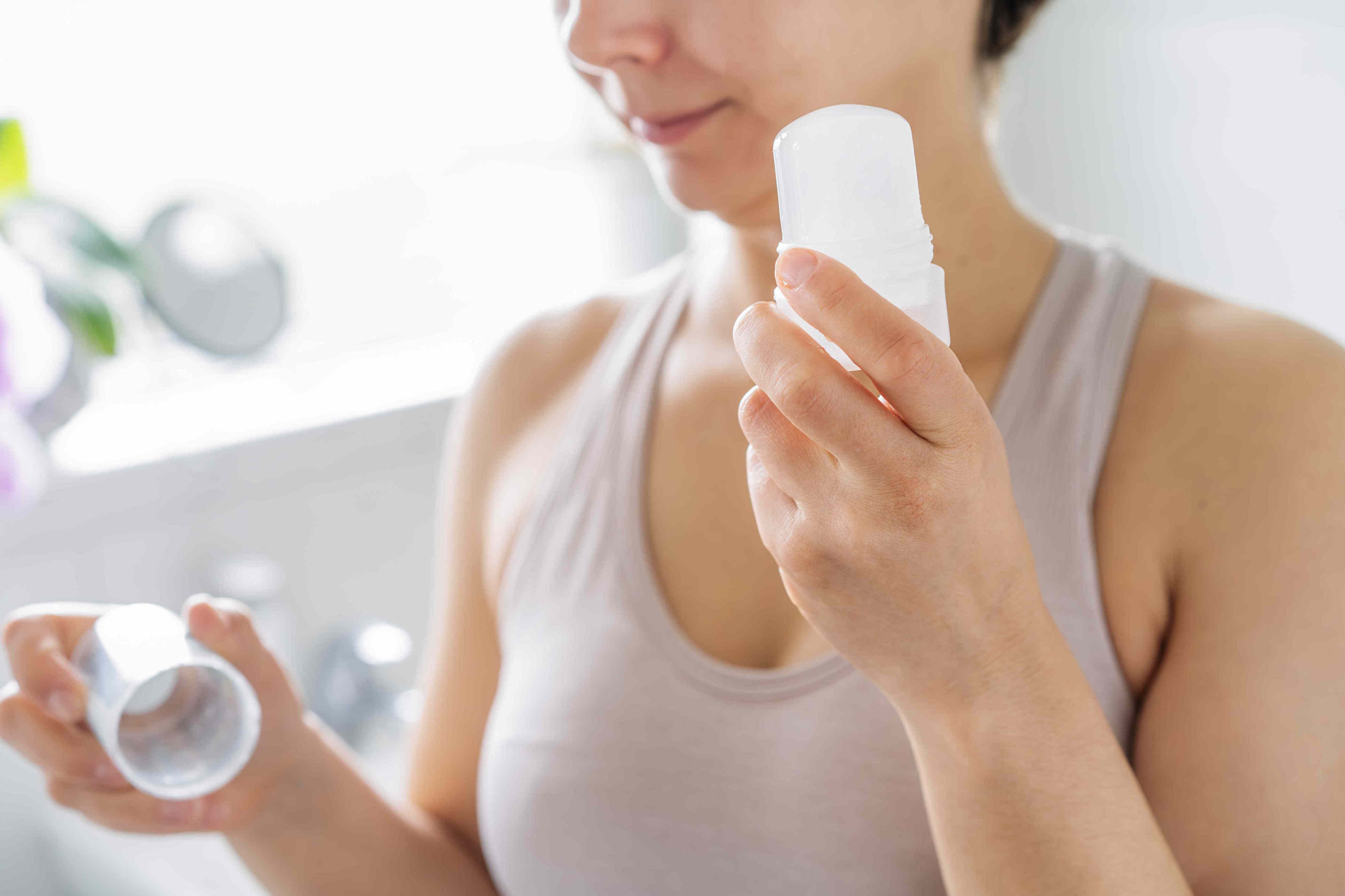 Should You Use Whole-Body Deodorant? We Asked 4 Dermatologists to Weigh In