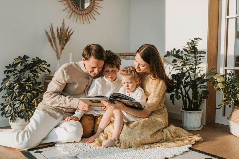 6 Things That Quietly Made You and Your Sibling So Different