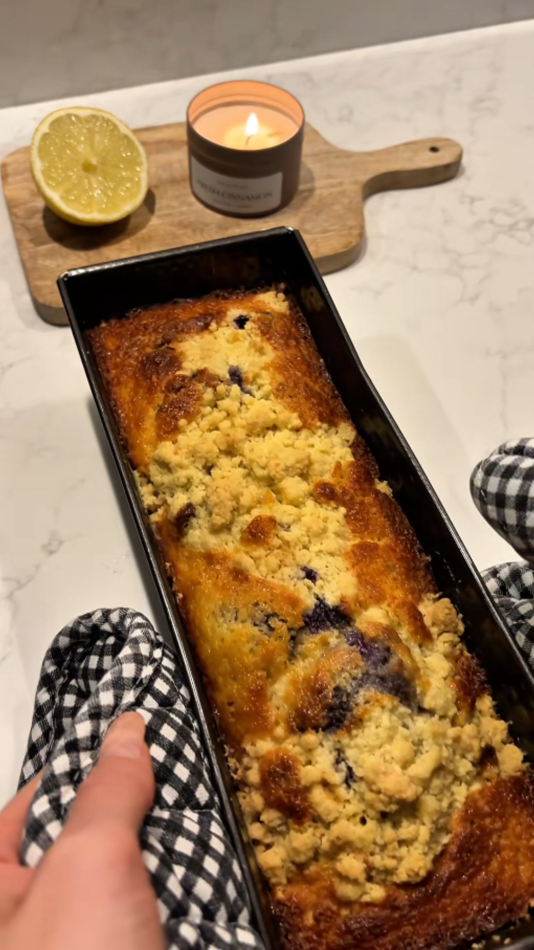 Irresistible Blueberry Lemon Crumble Cake
