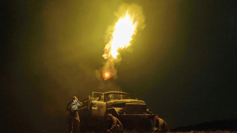 Opinion: Trump has the cards as Putin’s Russia is falling apart