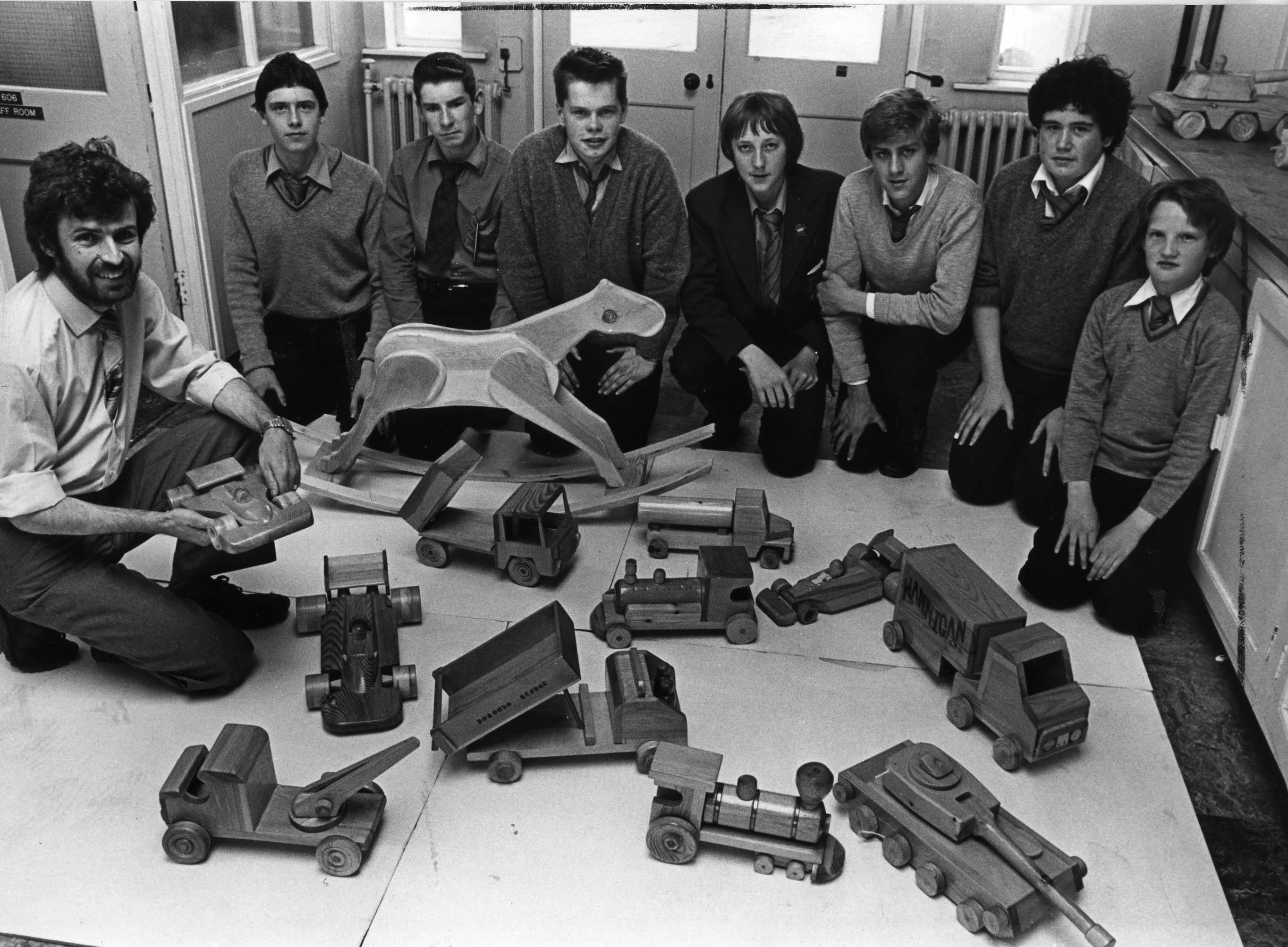 Classroom photos and typical 1980s scenes from Blackpool schools ...