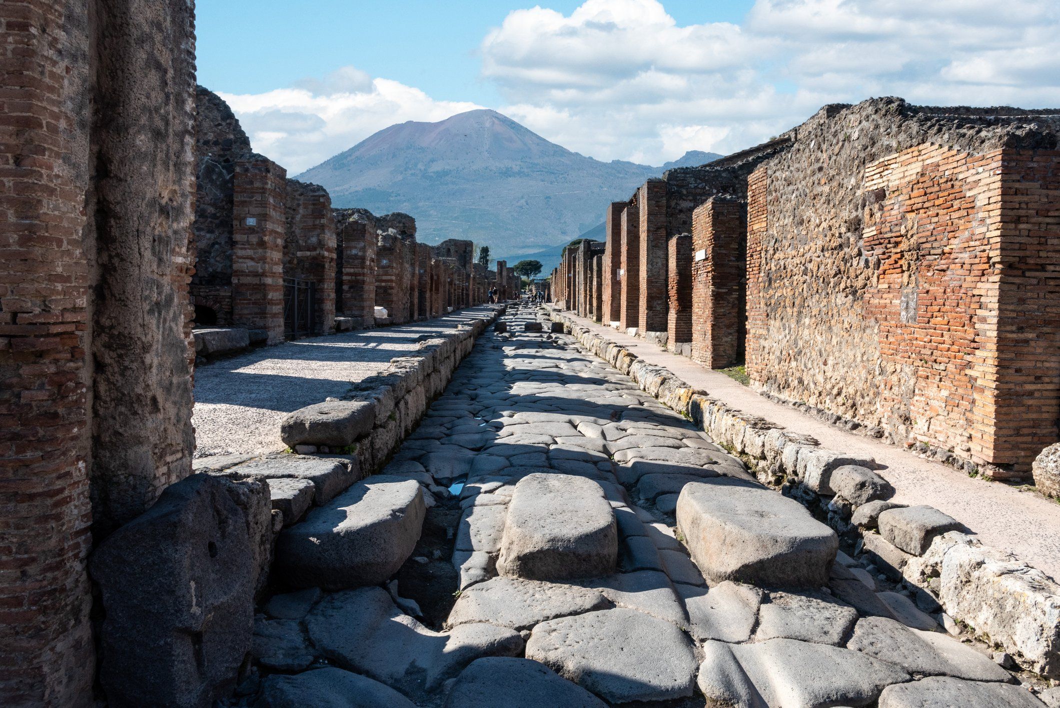 New discovery changes what we know about Pompeii after Mount Vesuvius ...