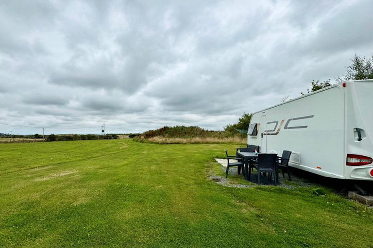 'We sold our £130k three-bed home to live in a caravan - now we save £ ...