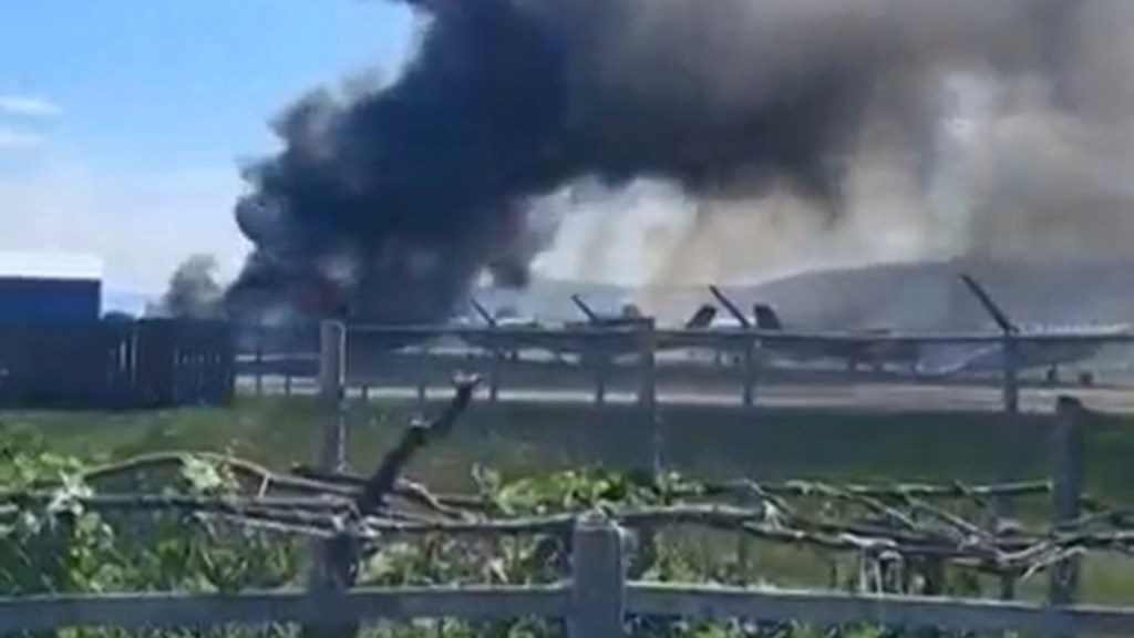 Crash between two planes at US airport triggers huge explosion