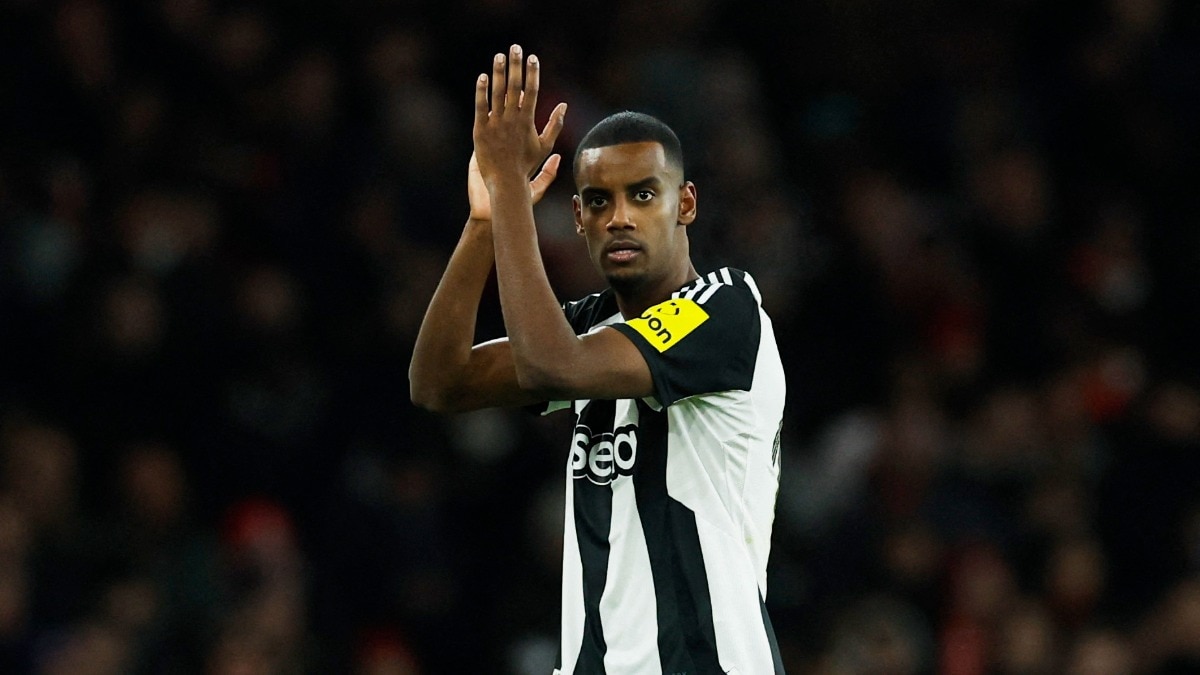 Alexander Isak should sack his agent: Former Liverpool manager amidst ...