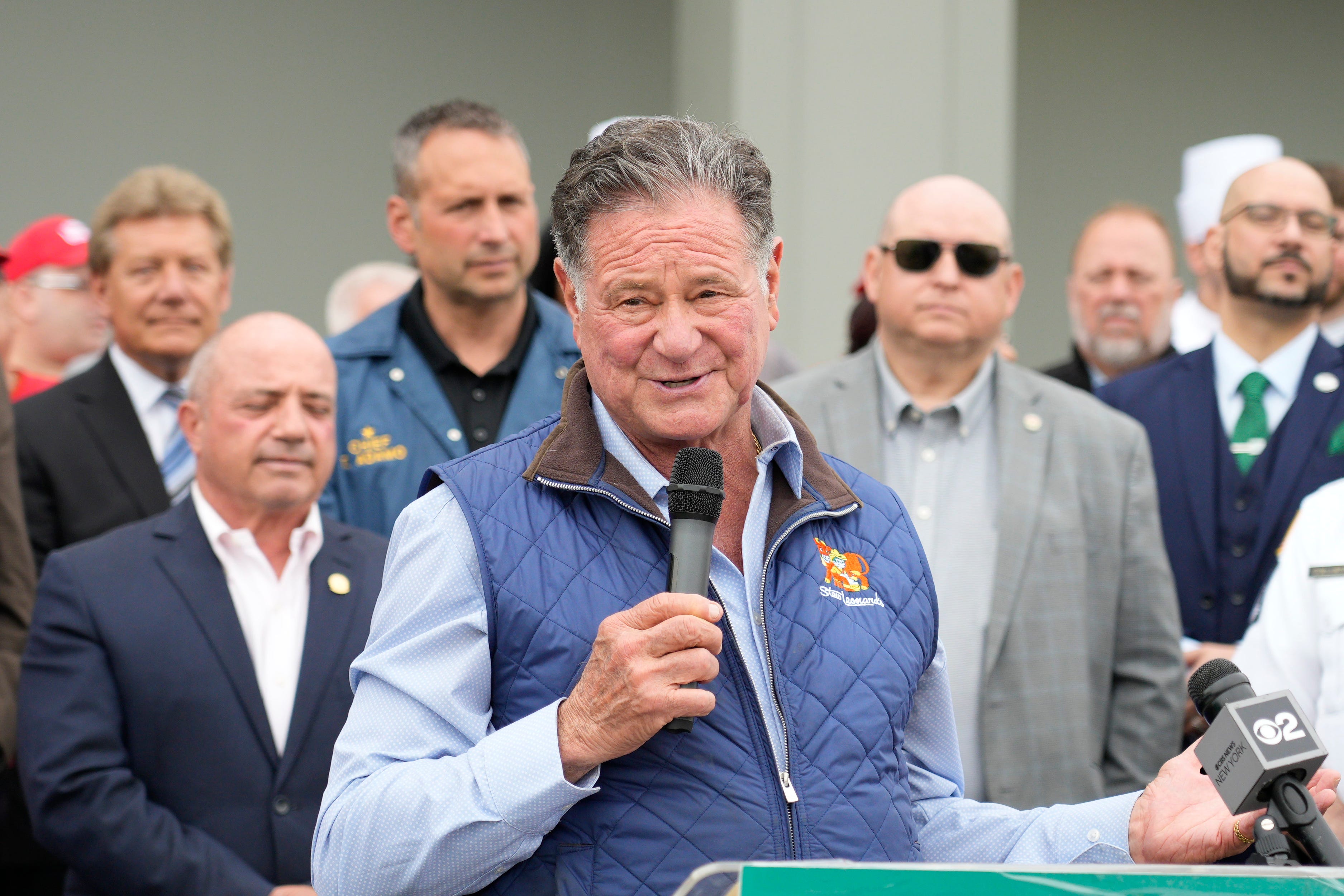 Stew Leonard Jr. to throw out first pitch at Yankees game