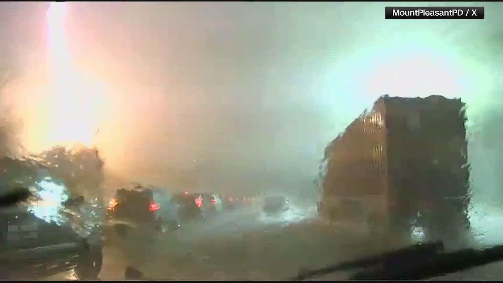 Dashcam catches lightning strike that caused power outage in SC
