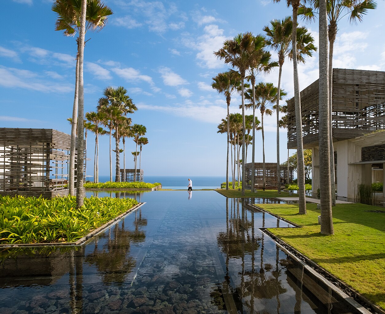 Hotels With Jaw-Dropping Infinity Pools