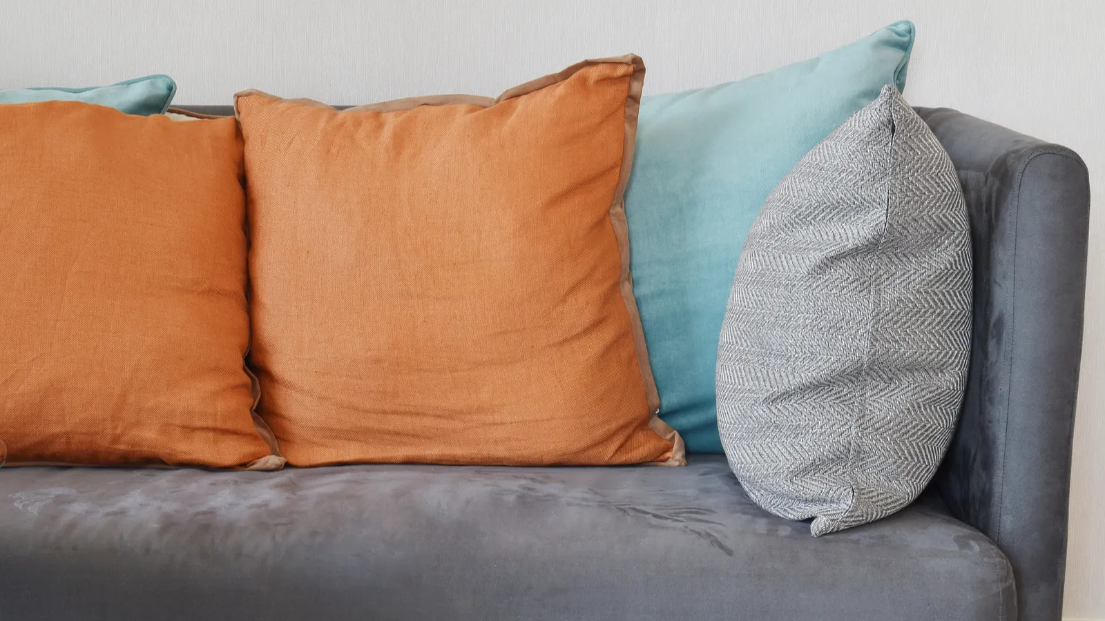 This bold color duo is taking over designer homes