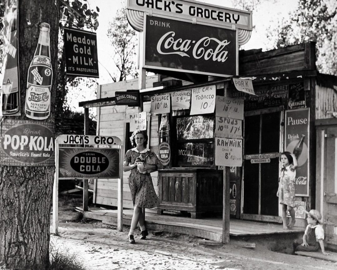 18 Photos of Old Country Stores From Simpler Times
