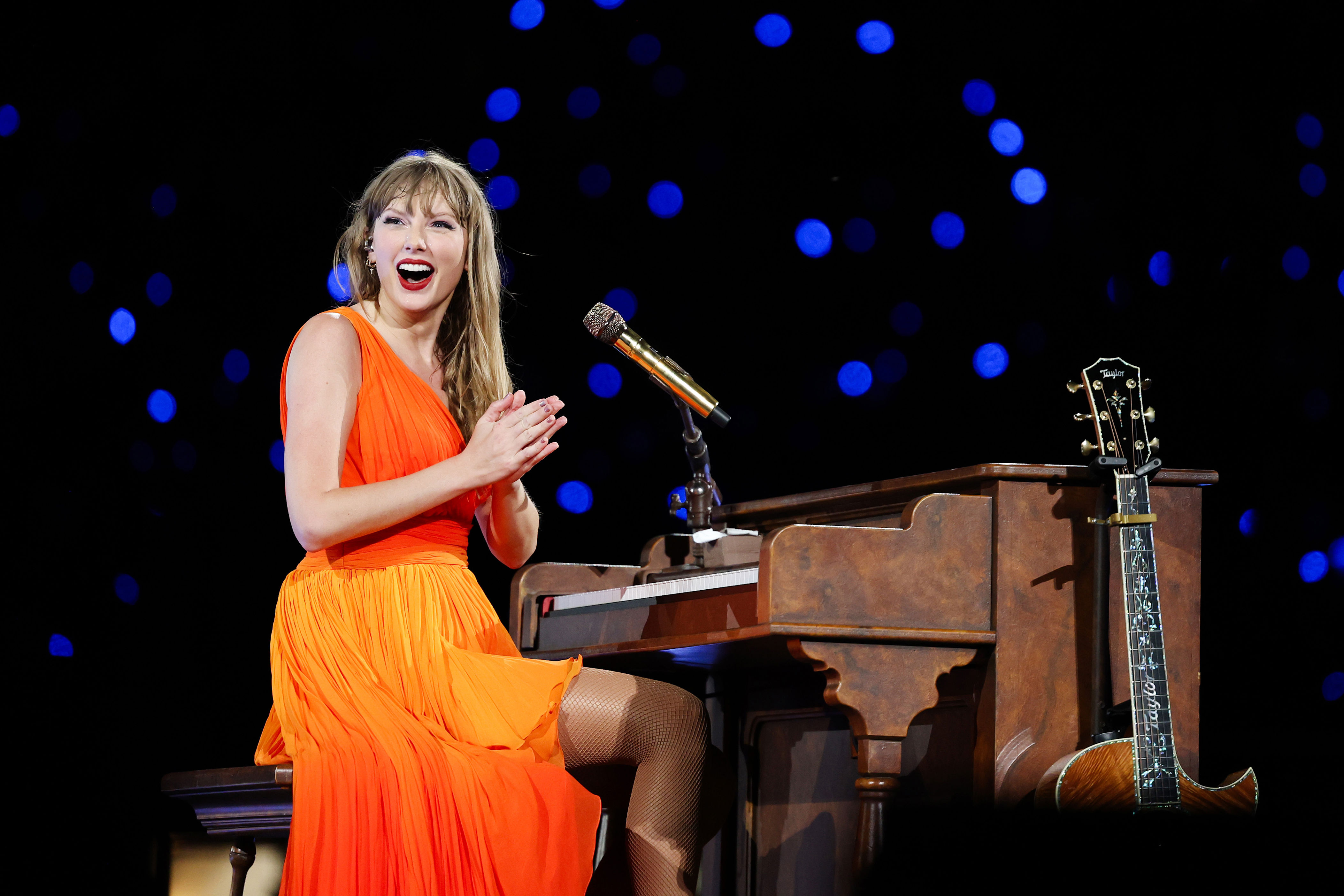 Taylor Swift announces new album 'The Life of a Showgirl' on Travis ...