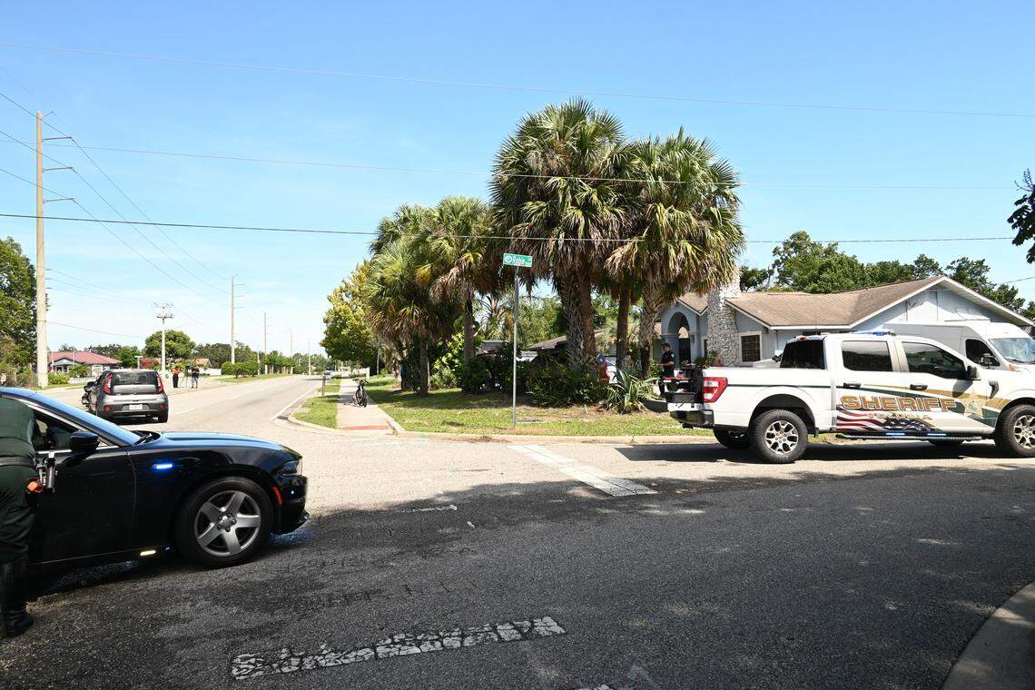 Boy trapped under car saved when witnesses gather to lift it, Florida ...