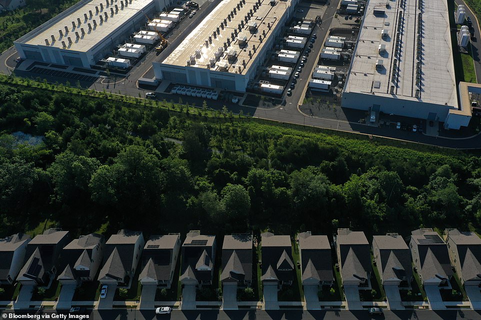 AI data centers prompt tech giants to buy huge land plots in the US