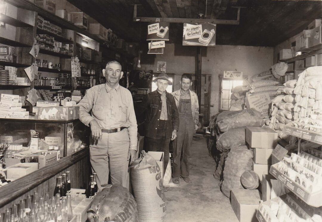 18 Photos of Old Country Stores From Simpler Times